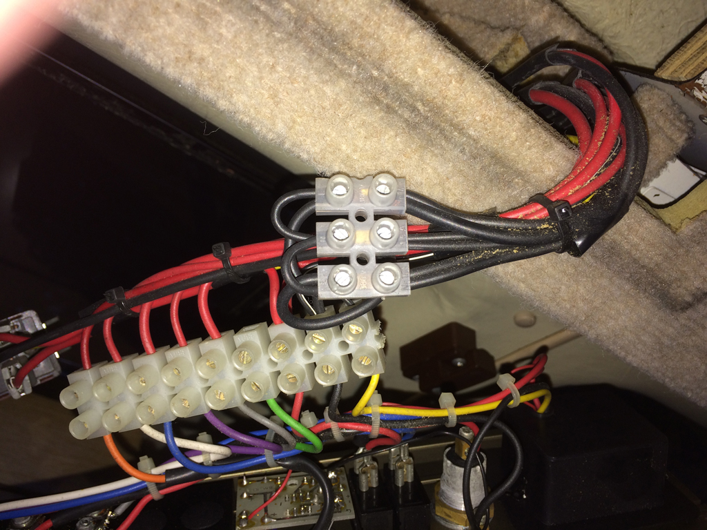 Main Terminal block and Earth Terminal block – VW T25 – Sir Adventure